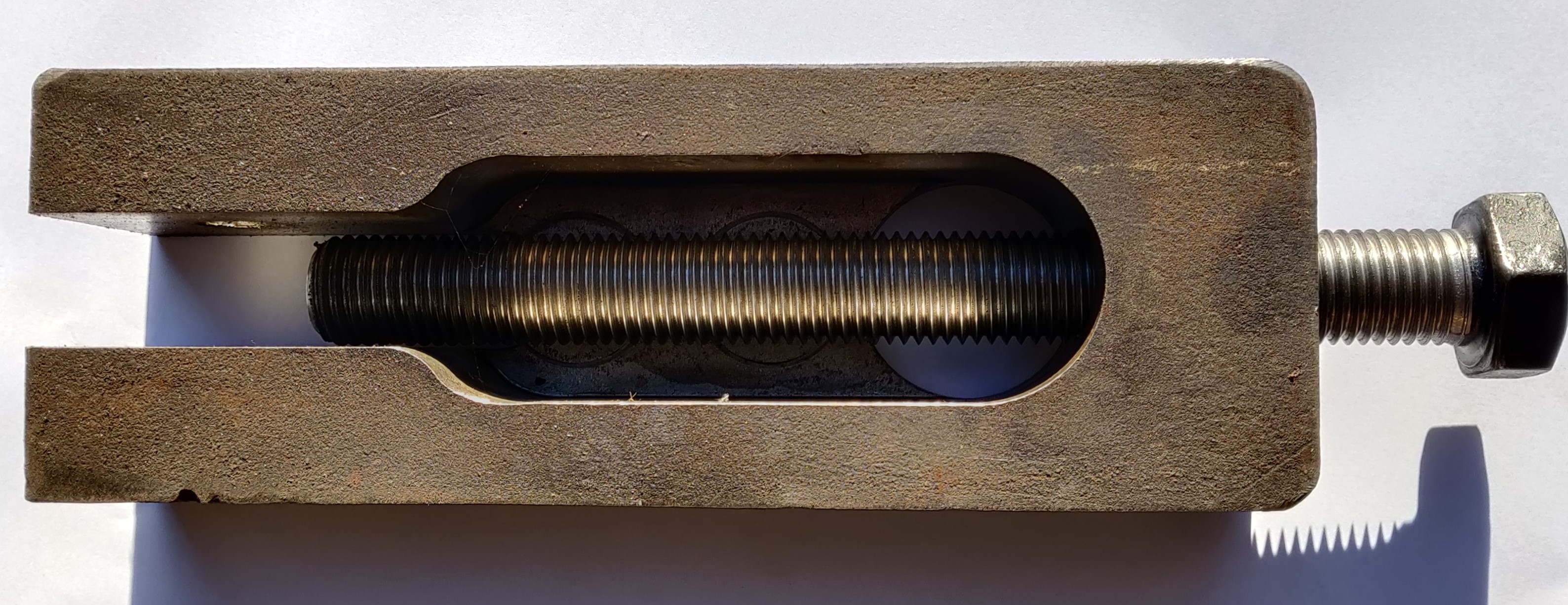 SCREEN TENSIONER W/BOLT | | Industrial Shredding Machines